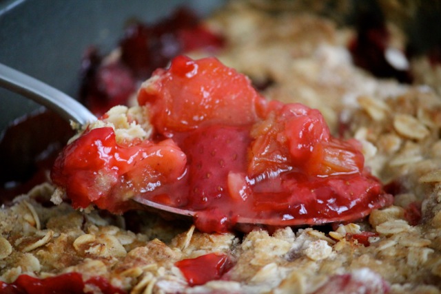 Strawberry Rhubarb Crumble
